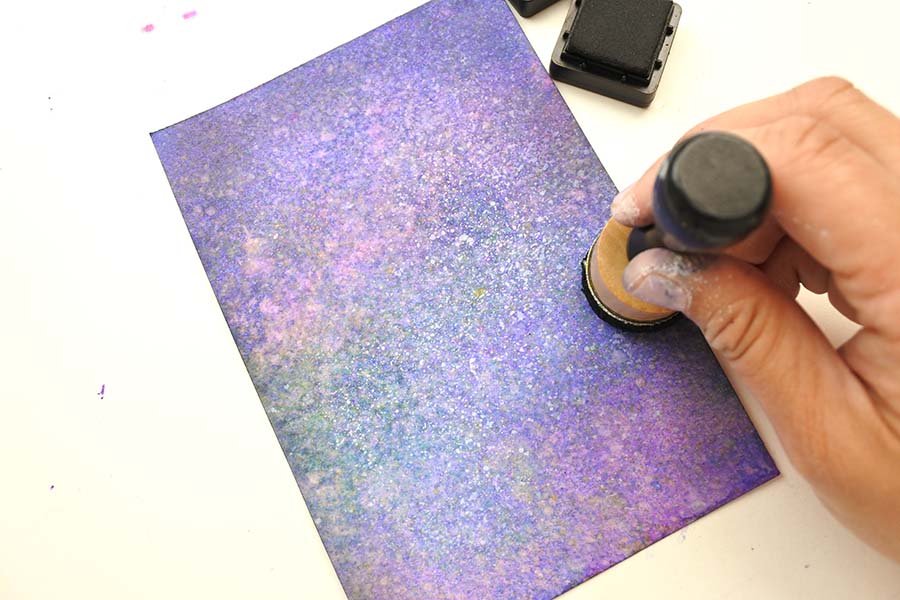 How to Make a Galaxy Card with Ink Sprays – thediyday
